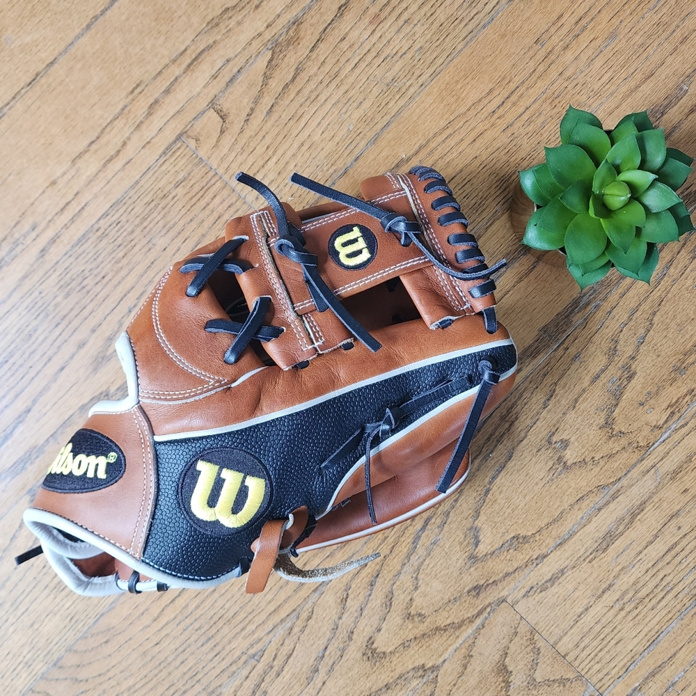 Wilson A2000 Baseball Glove - Gem